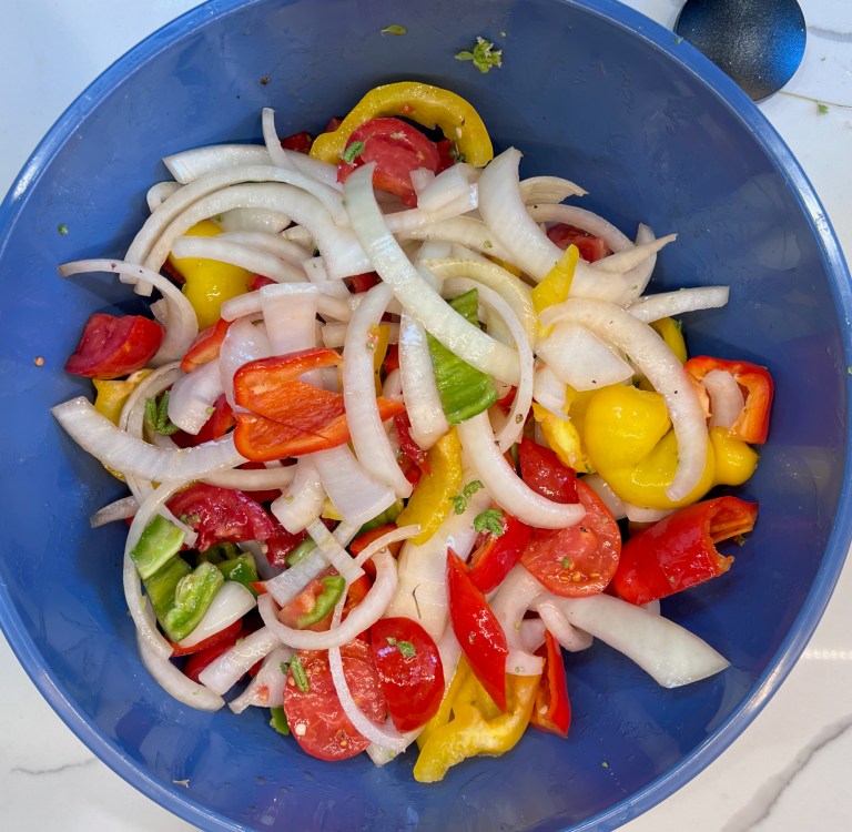 Oven Roasted Spetzofai – Sausages with Peppers and Tomato – KINDA GREEK
