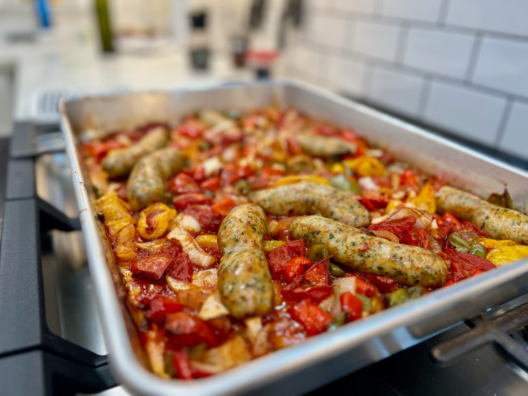 Oven Roasted Spetzofai – Sausages with Peppers and Tomato – KINDA GREEK