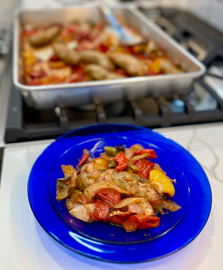 Oven Roasted Spetzofai – Sausages with Peppers and Tomato – KINDA GREEK